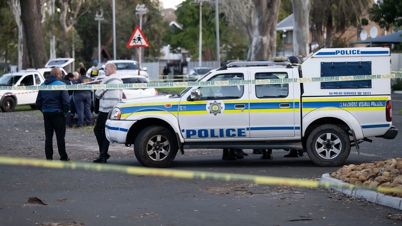 Update: Five robbery suspects injured in dramatic police shootout in ...