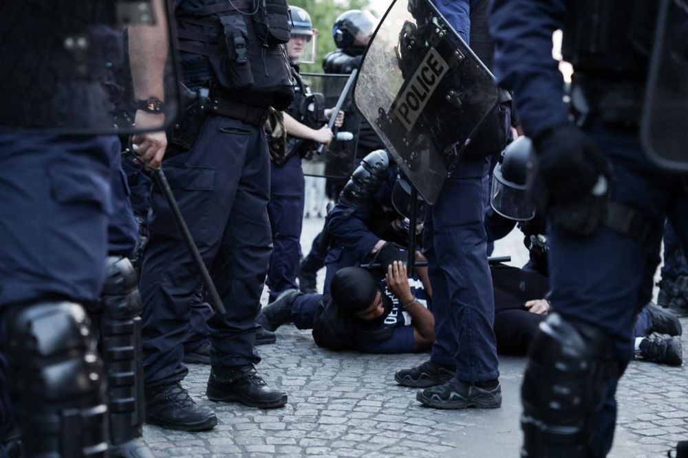 WATCH | Hundreds arrested as clashes erupt in Paris on PSG victory ...