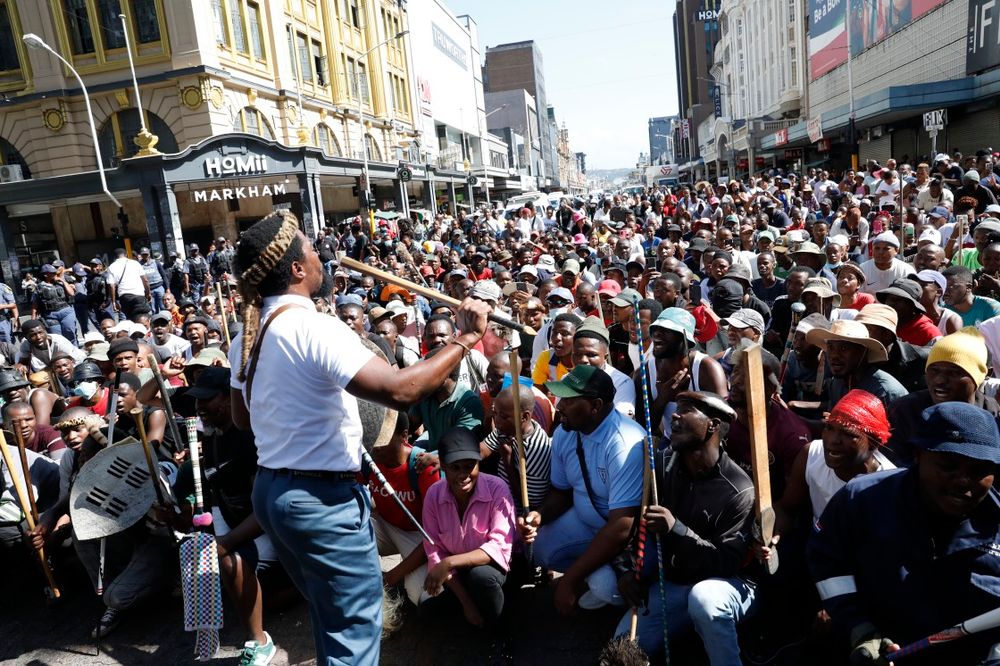 June 30 shutdown: March and March defies government calls for calm ...